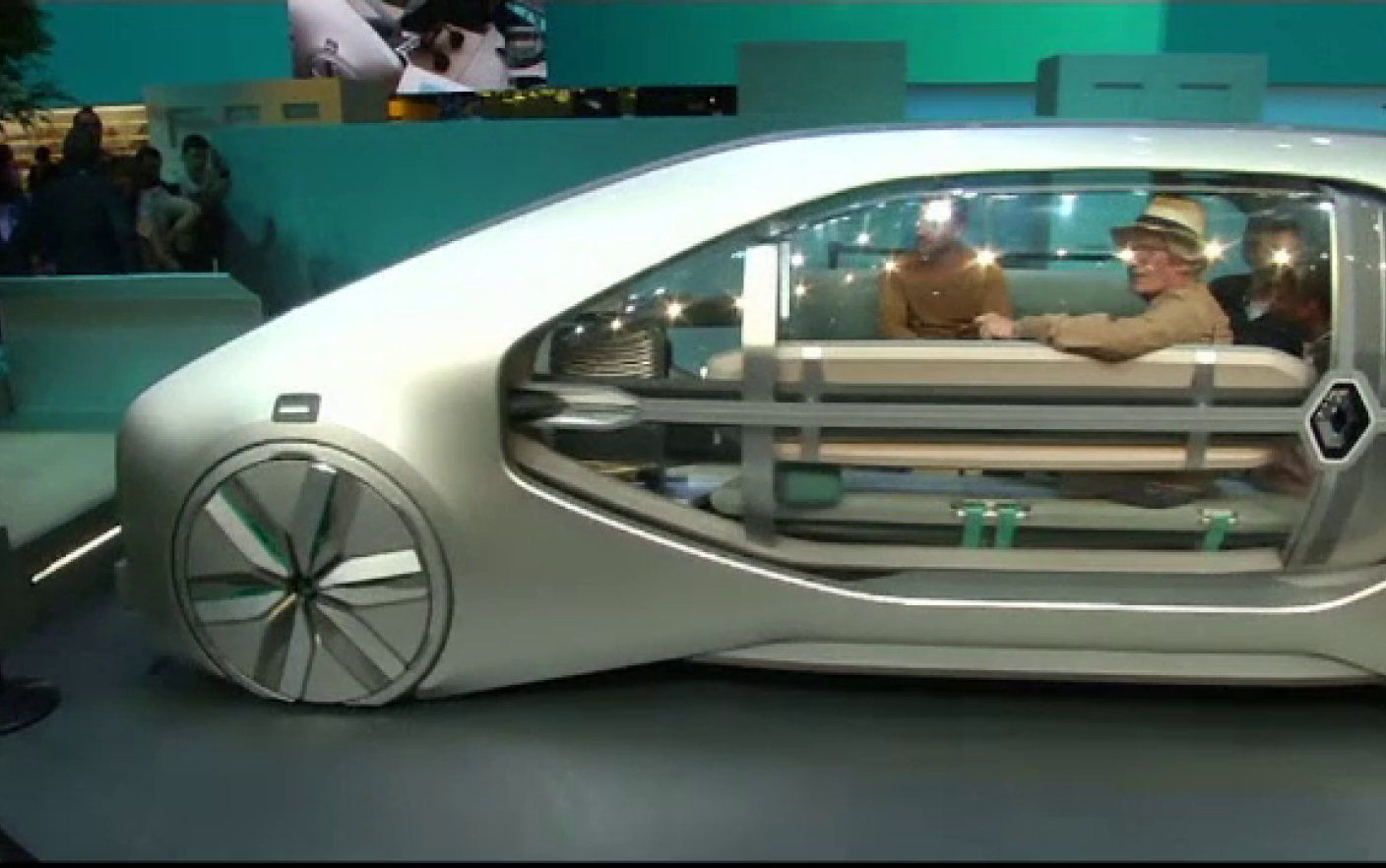 Autoturismele electrice şi autonome, prezentate ca mașini ale ...