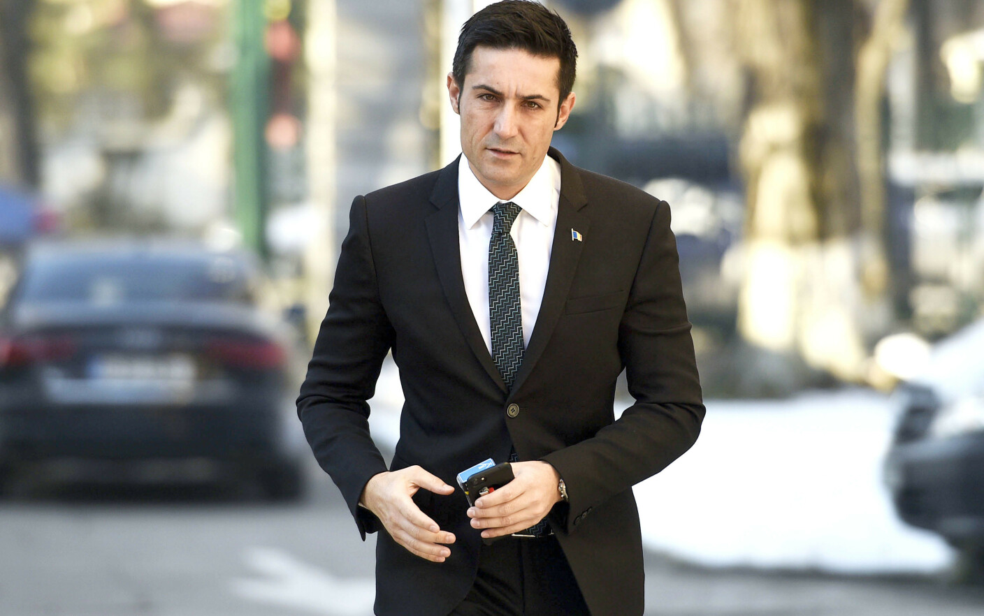 Manda: George Maior a spus că există ofiţeri acoperiţi în presă ...