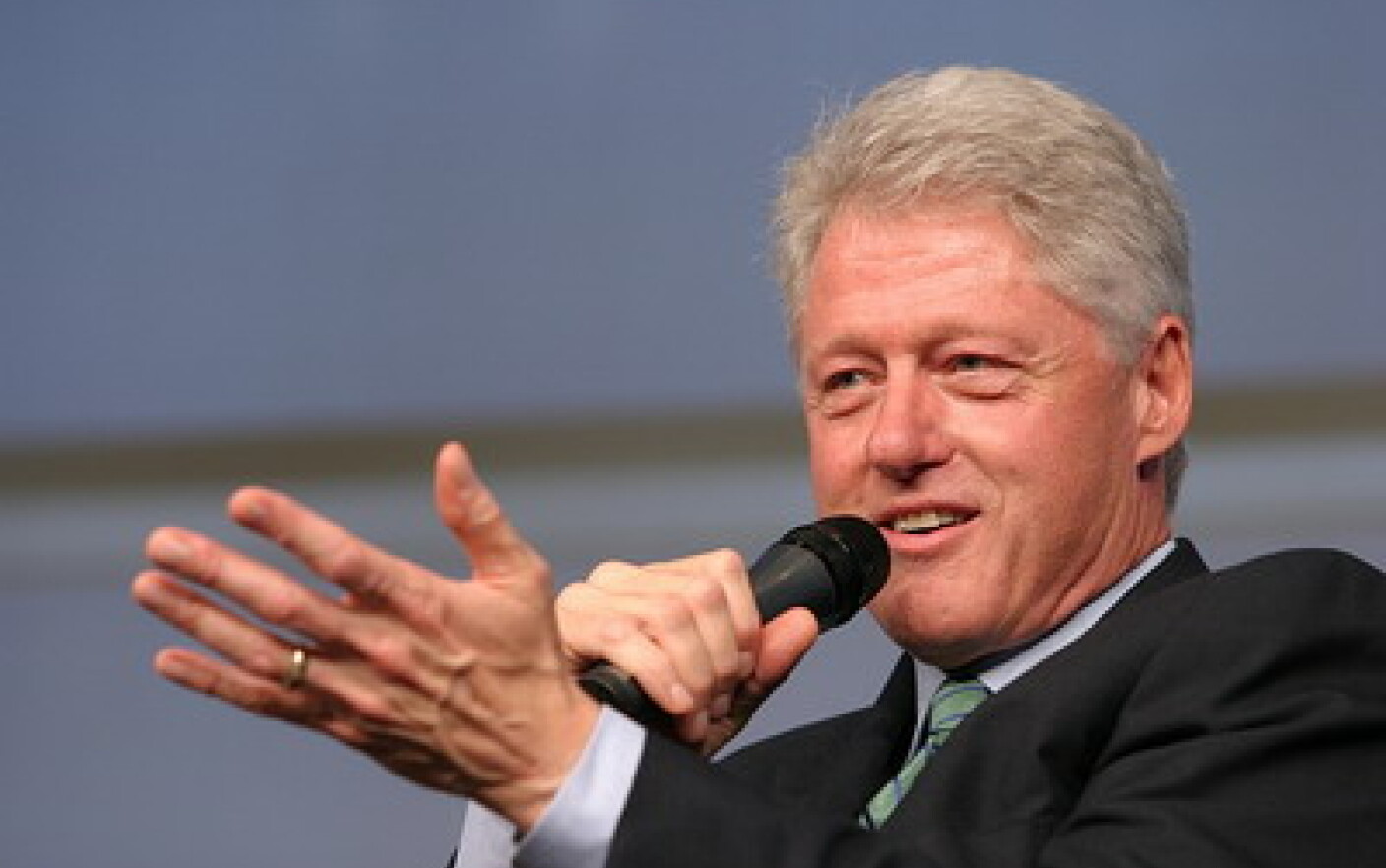 Prezenta prezidentiala! Bill Clinton, actor in The Hangover 2 ...