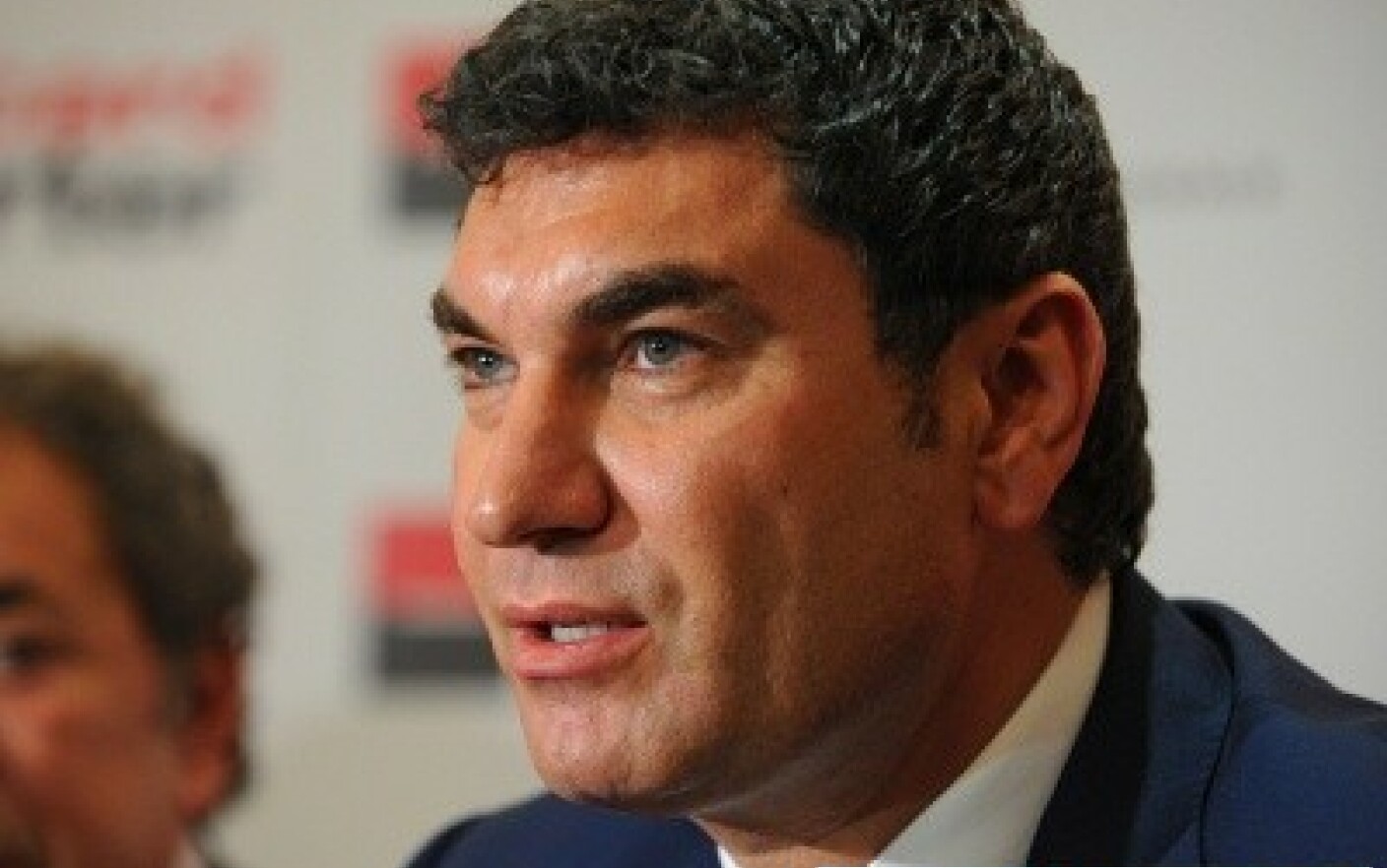 «Macho» Borcea. Pentru nunta cu Alina, s-a facut frumos la salonul ...