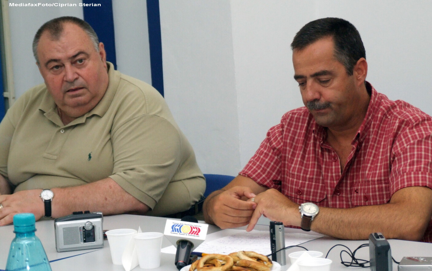 Cezar Preda il acuza pe contracandidatul sau, Victor Mocanu, ca ... Cezar Preda il acuza pe contracandidatul sau, Victor Mocanu, ca ...