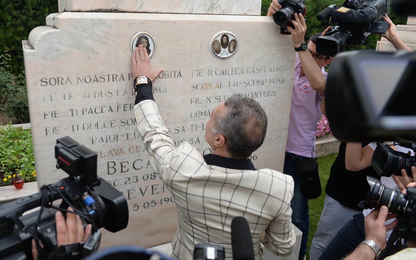 Gigi Becali a plecat in pelerinaj la Muntele Athos: "Acolo sunt fratii ...