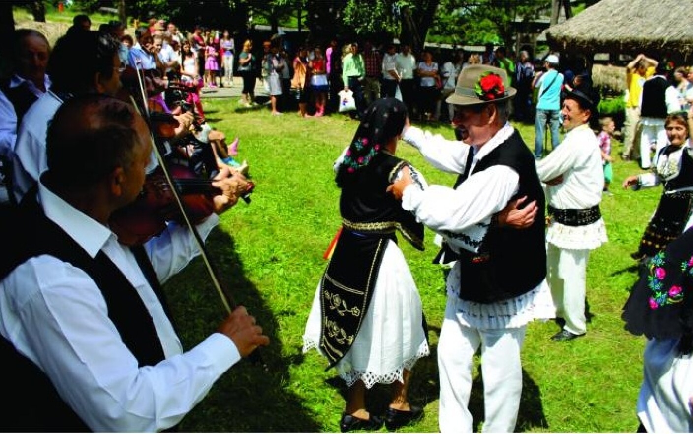 Sarbatoarea Balmosului Ardelenesc. Muzeul Etnografic al Transilvaniei ...