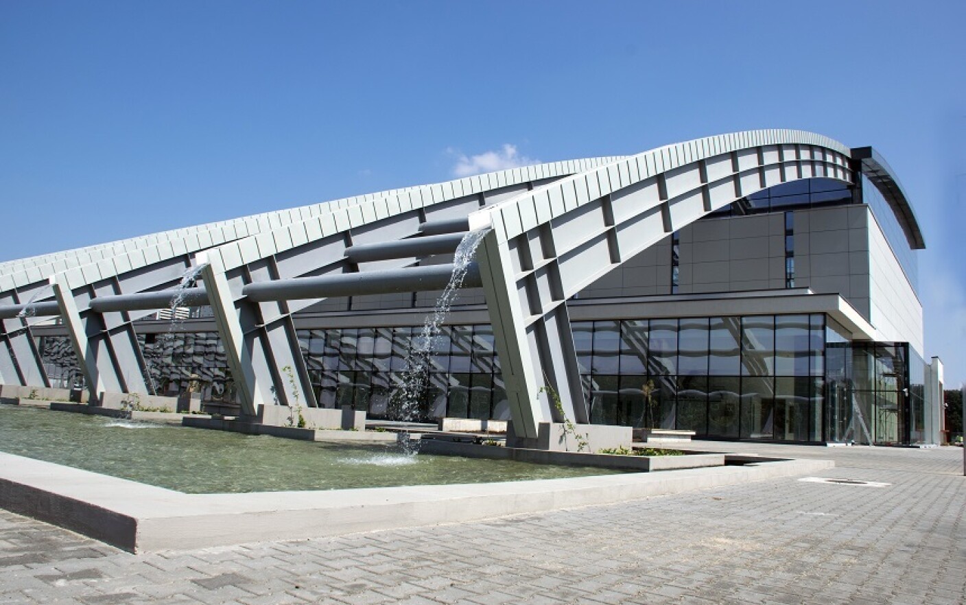 Laserul de la Magurele a fost asamblat si au inceput primele teste ...