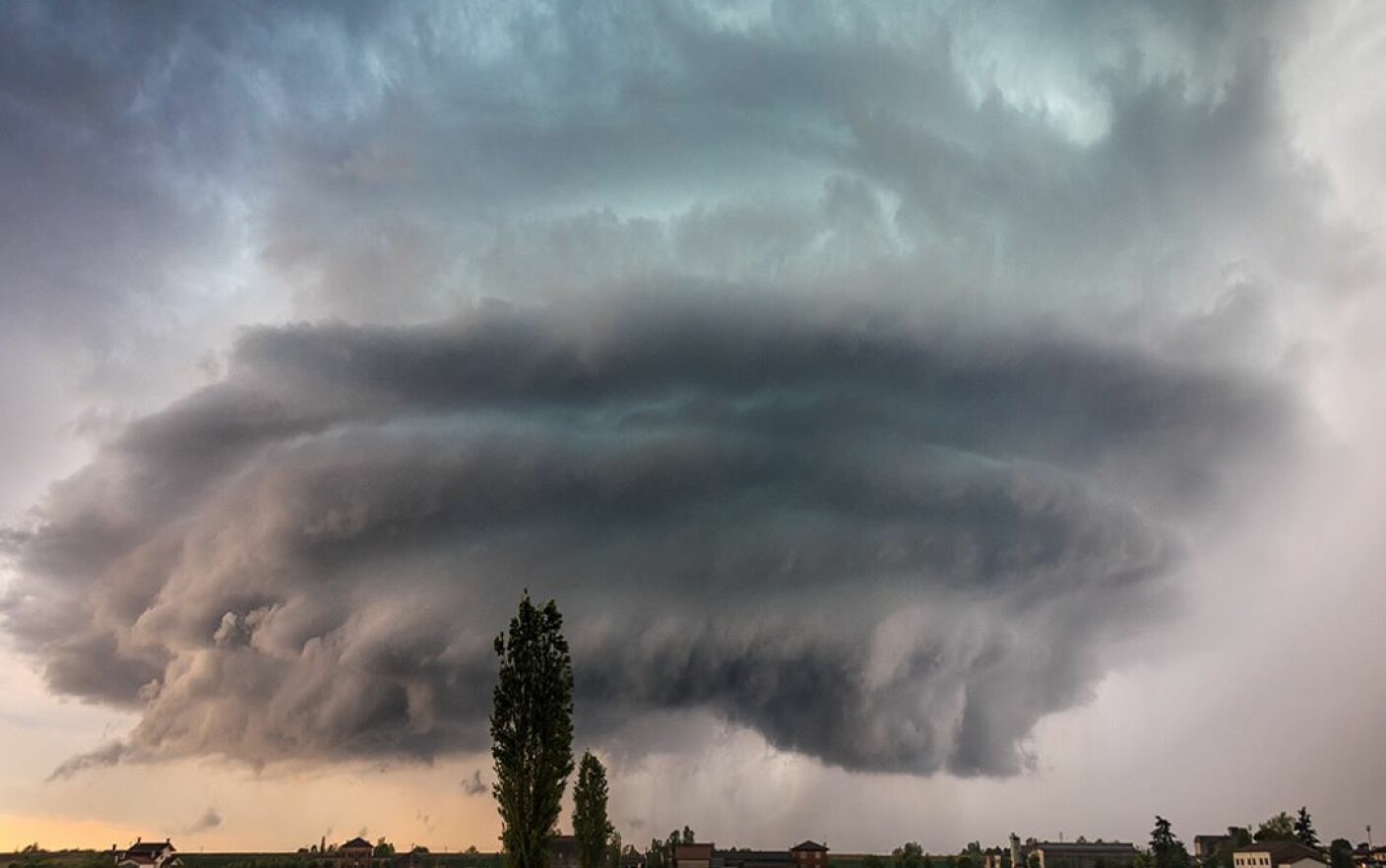 Imagini spectaculoase surprinse pe un câmp. „E o structură destul de ...