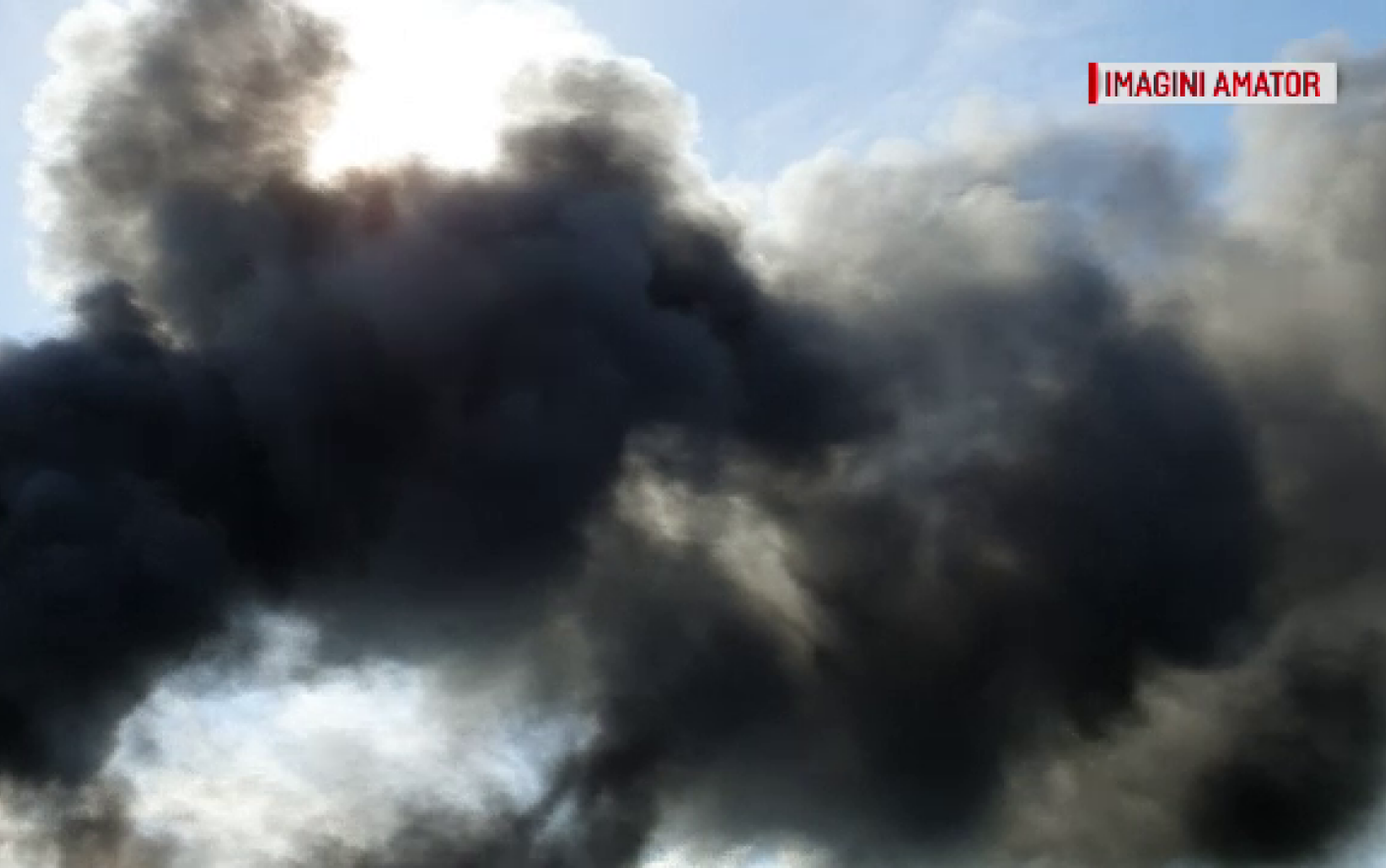 Fum negru pe cerul unei comune din Mureș. Autoritățile caută vinovații ...