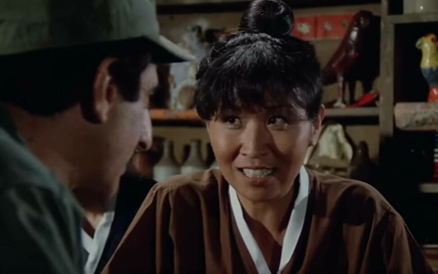 Actrița Eileen Saki din serialul M*A*S*H a murit la 79 de ani ...