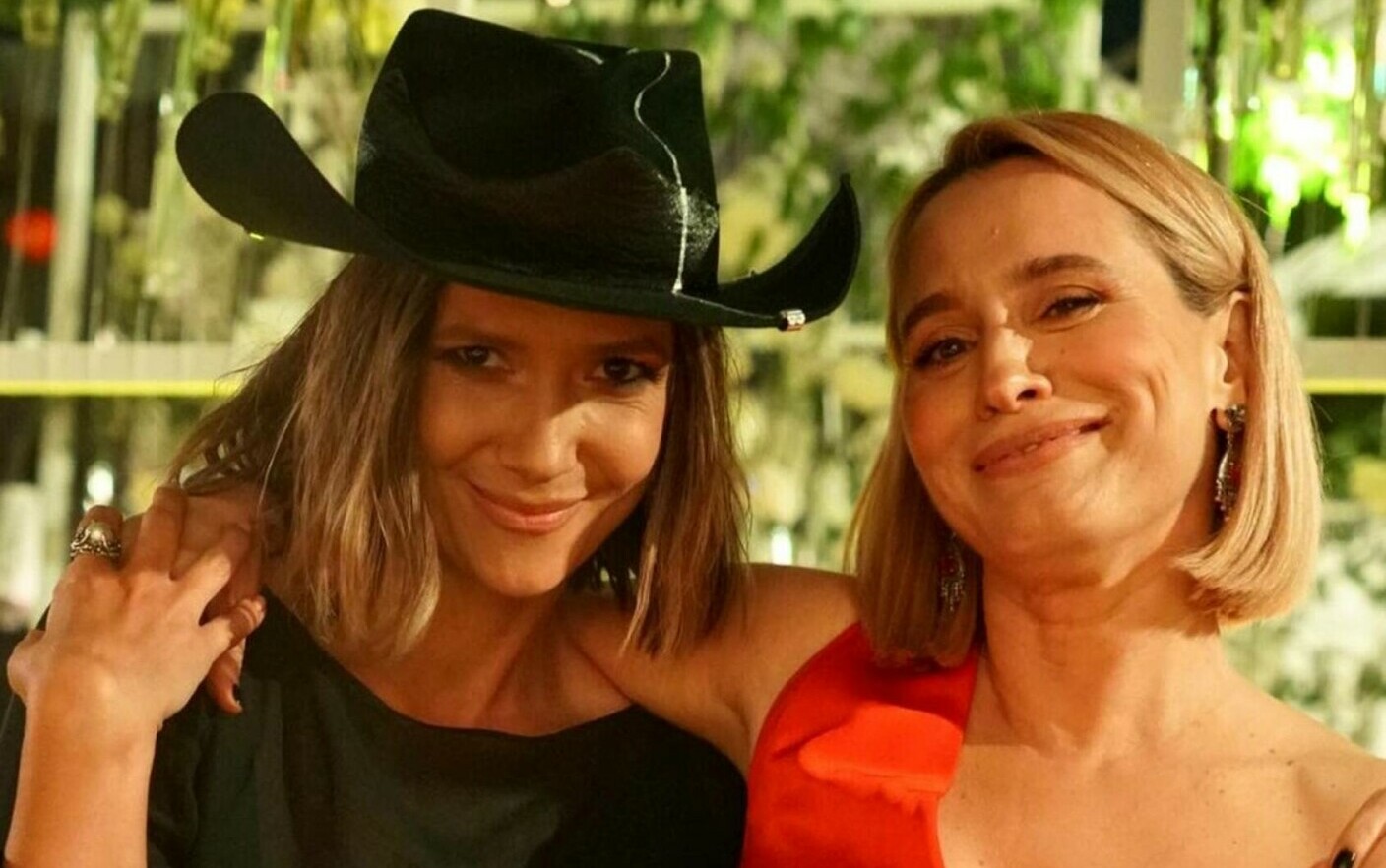 Cum au fost îmbrăcate vedetele la nunta lui Smiley și a Ginei Pistol ...