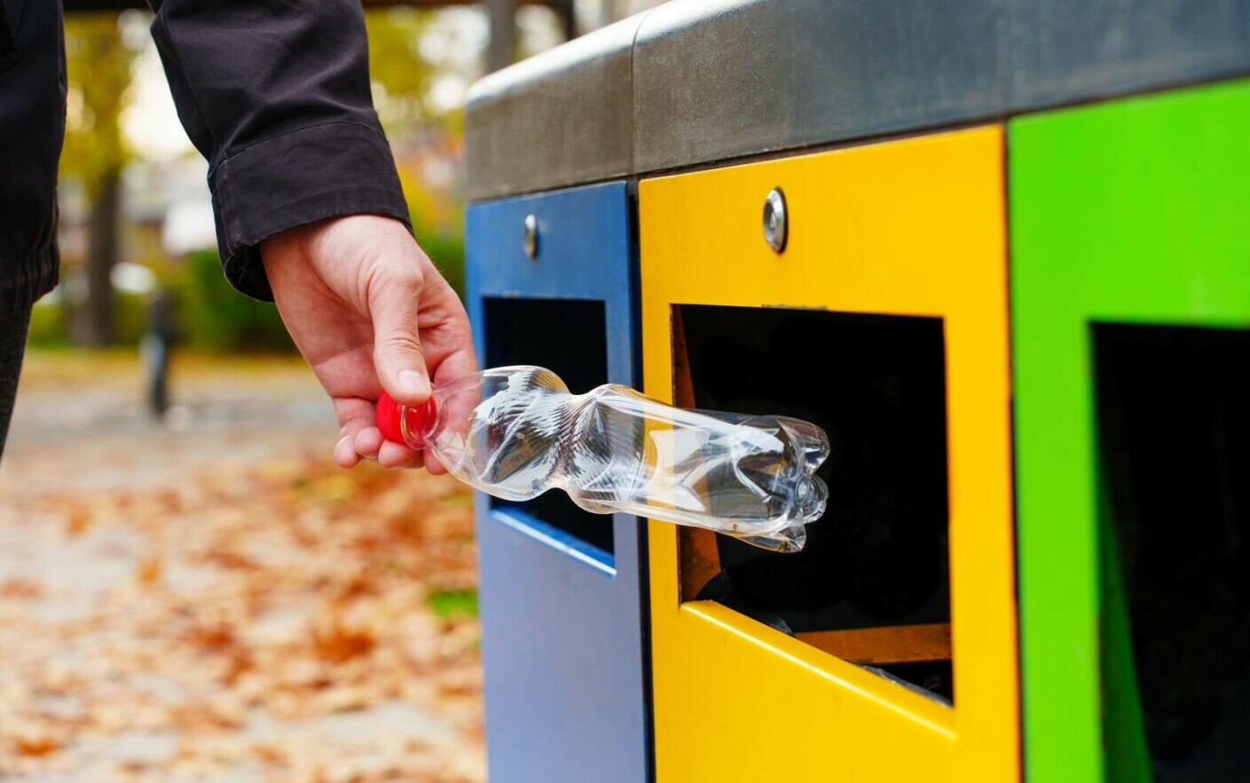 Reguli de bază de reciclare pentru copii - Coșul galben este pentru ...