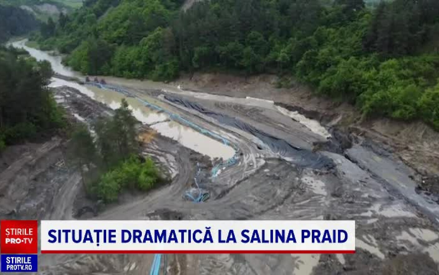 Video - Dezastrul de la Praid, văzut din dronă. Lucrările pentru ...