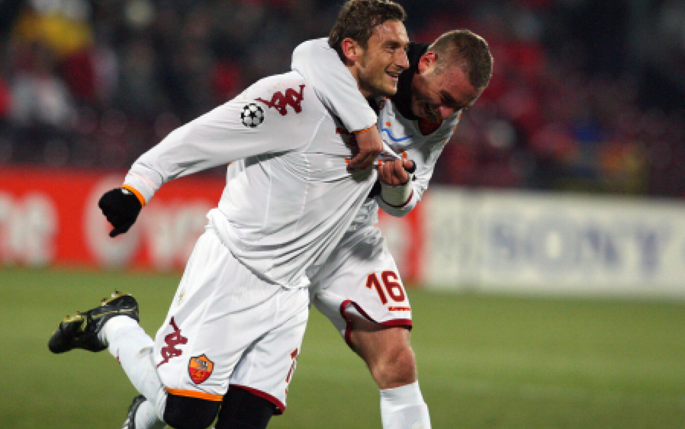 CFR Cluj a remizat cu AS Roma, scor 1-1, in Liga Campionilor ...
