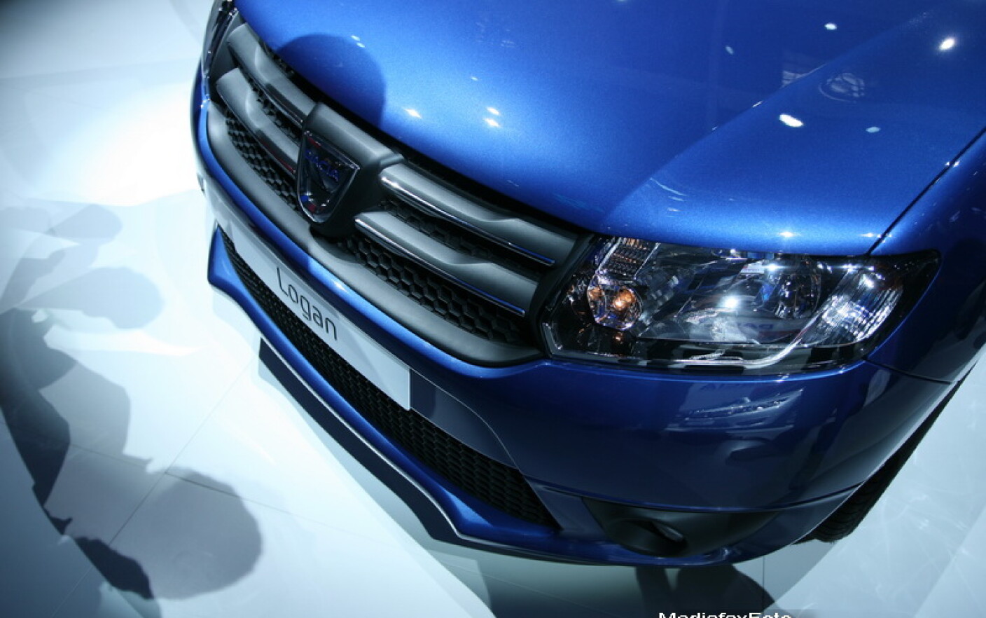 Noul model Logan poate fi deja comandat in Romania. Cat costa cea mai ...