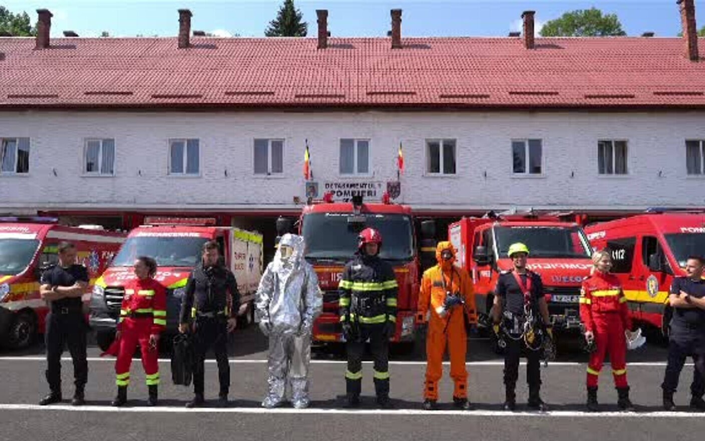 ISU angajează 1.400 de pompieri. Salariul ar porni de la 3.000 de lei ...