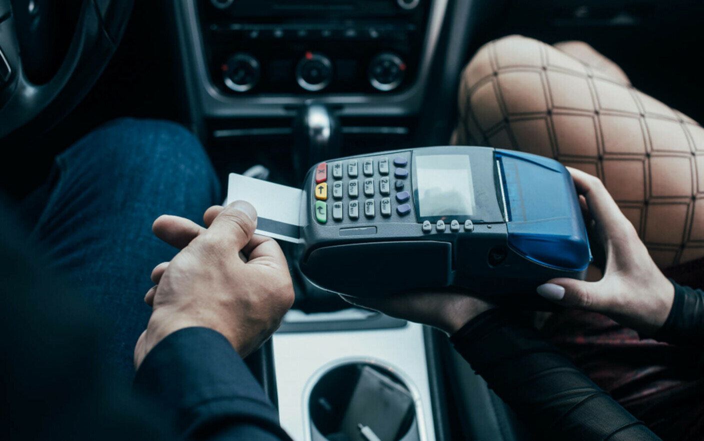 Trei prostituate din Bistrița, judecate după ce își drogau clienții și ...