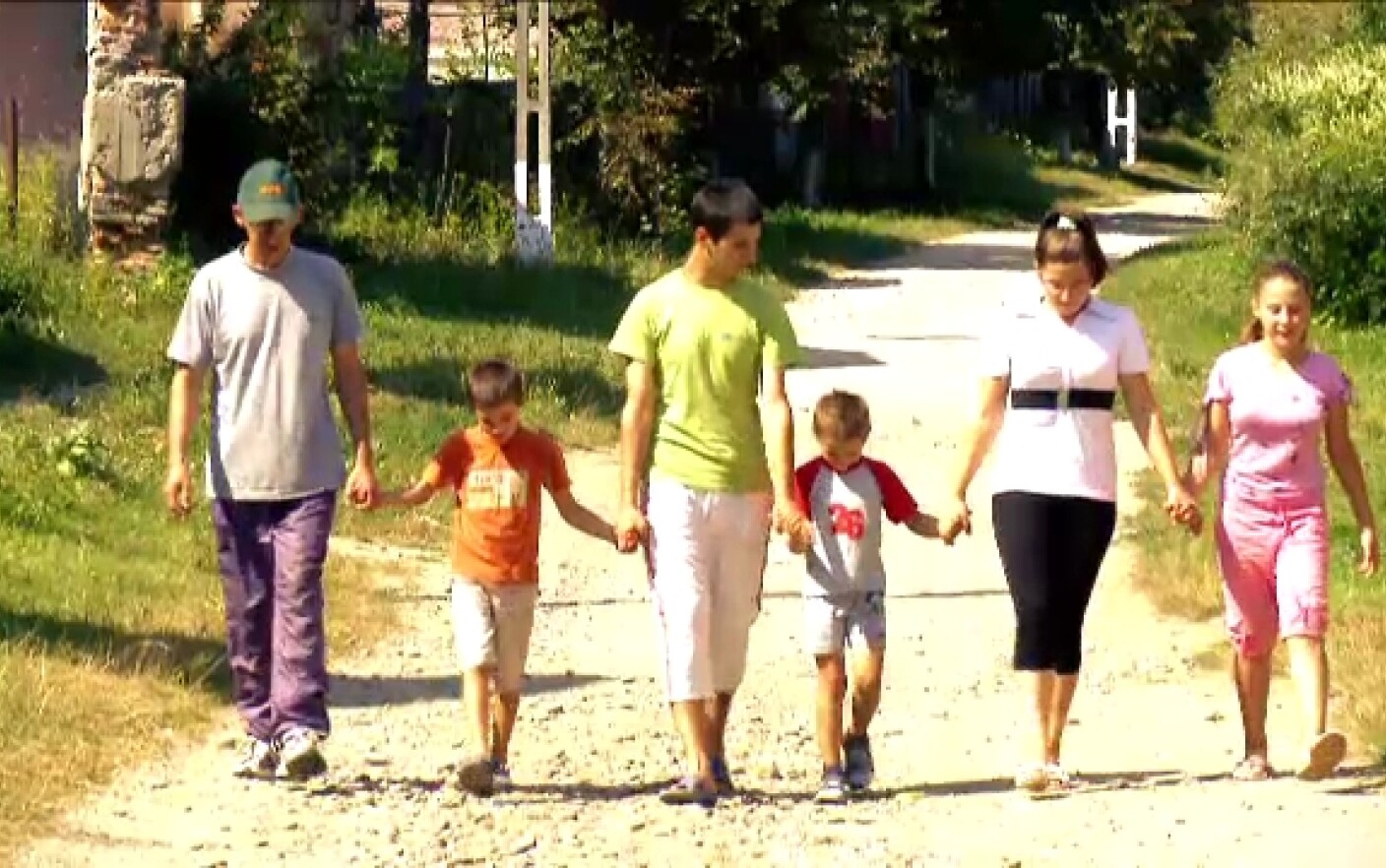 Romania, te iubesc:Dupa 4 ani ne-am intors la copiii din campania "Tu ...