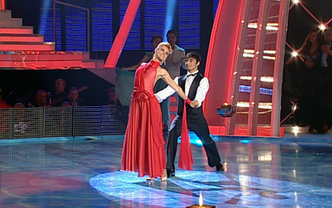 Dansez pentru tine: Oana Ionita si partenerul ei, cel mai elegant vals al serii. VIDEO ...