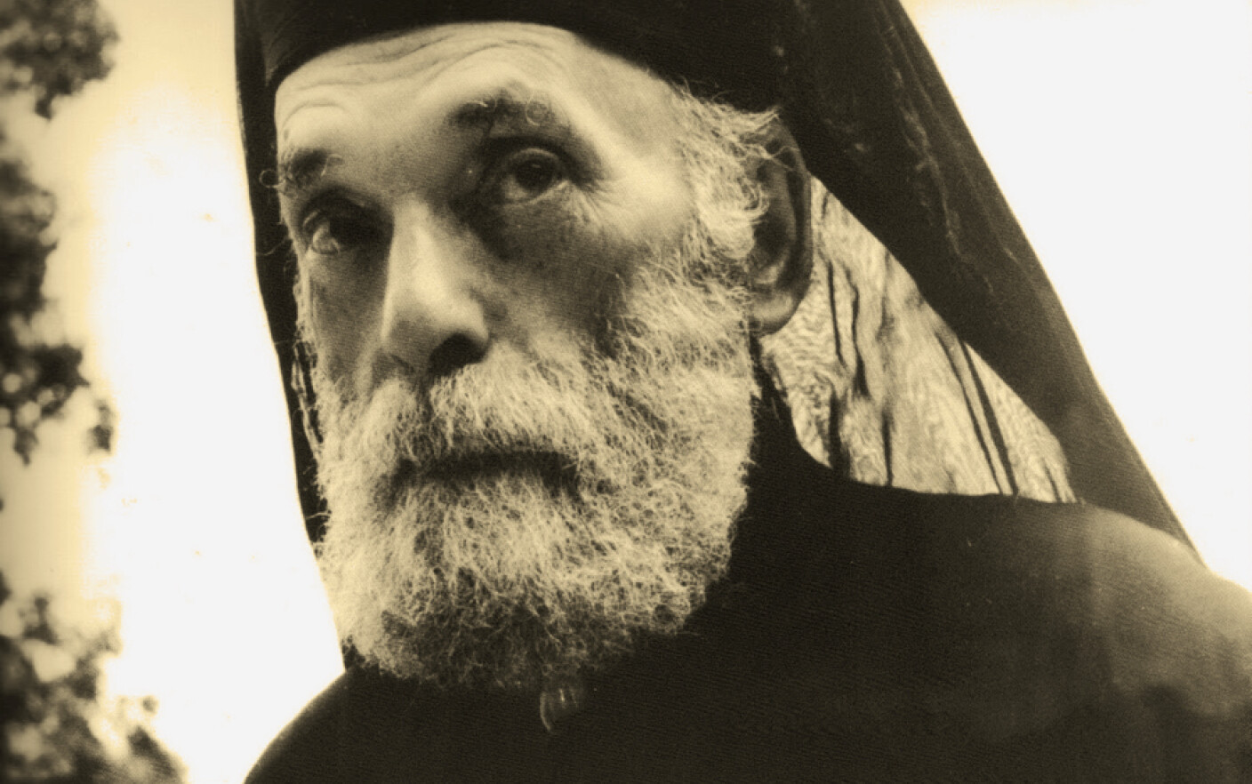 Calugarul Nicolae de la Rohia, unul dintre cele mai fascinante ...