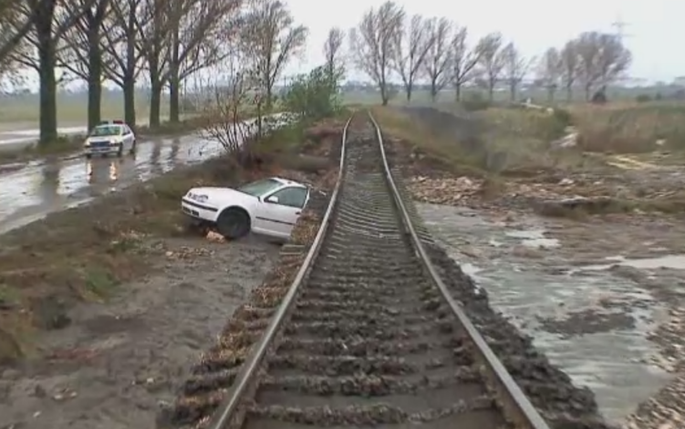 Inundatii puternice in Constanta. Circulatia intre Navodari si Corbu ...