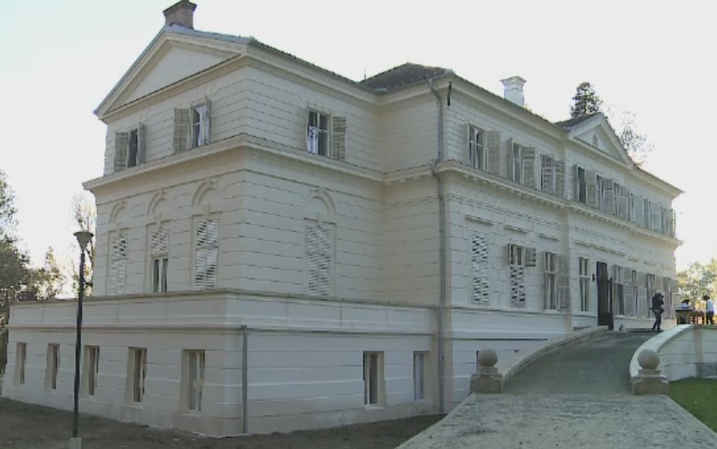 Castelul Regal de la Savarsin, inaugurat in cinstea Regelui Mihai, dupa ...