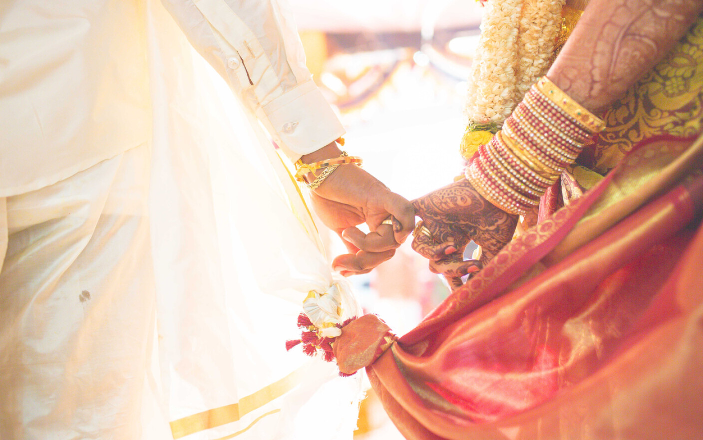 Metoda ingenioasă prin care cuplurile fac mai mulți bani la nuntă: vând ...