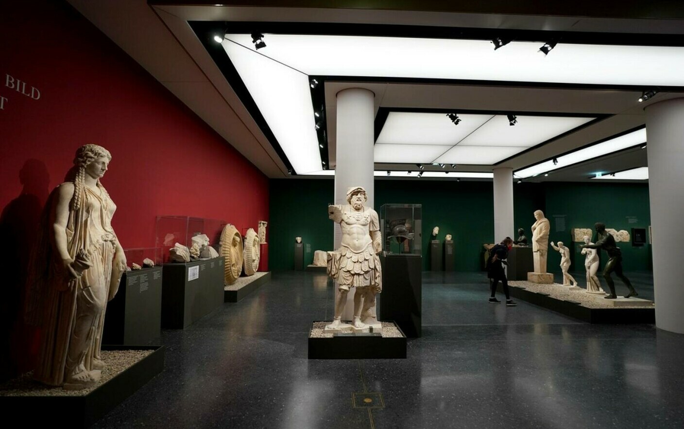 Un american a distrus intenționat două statui vechi de 2.000 de ani, la ...