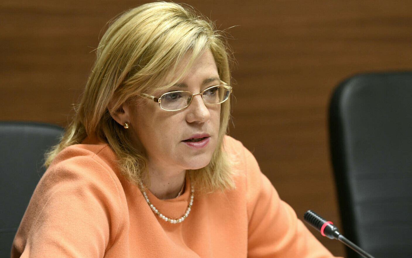 Corina Crețu, diagnosticată și operată de cancer. Cere Guvernului să ...