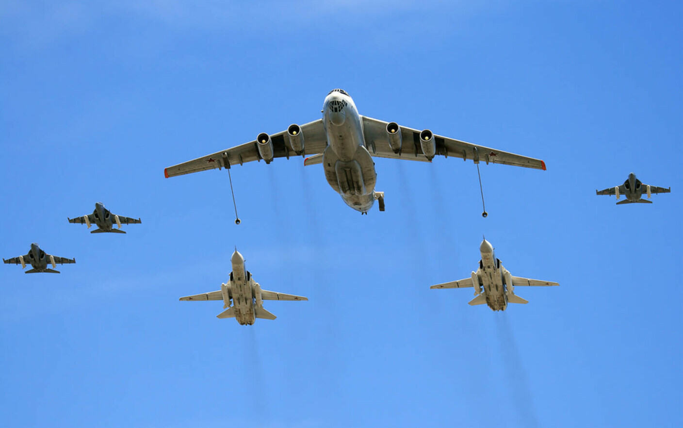 Avioane militare ruse patrulează la frontiera cu Belarus pentru a ...