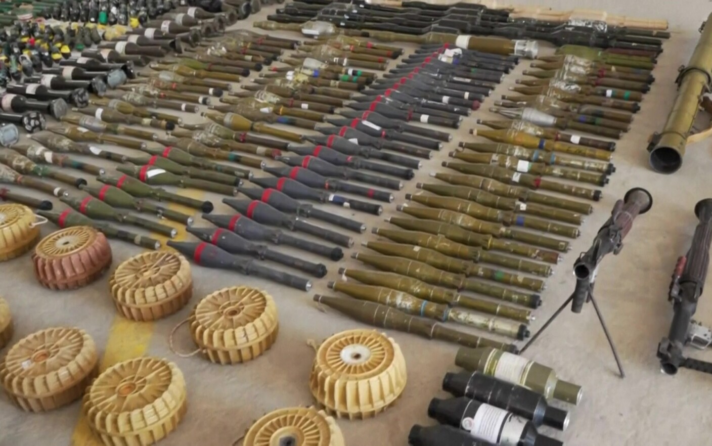 VIDEO. Ce fel de armament au găsit soldații israelieni la teroriștii ...