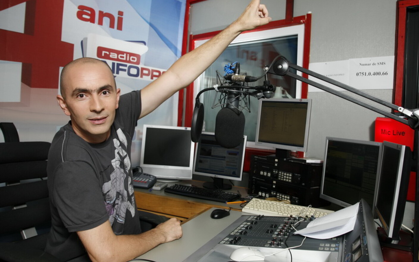 Matinal nou la Radio InfoPro! Va asteapta I. Marinescu, Neti Sandu si ...