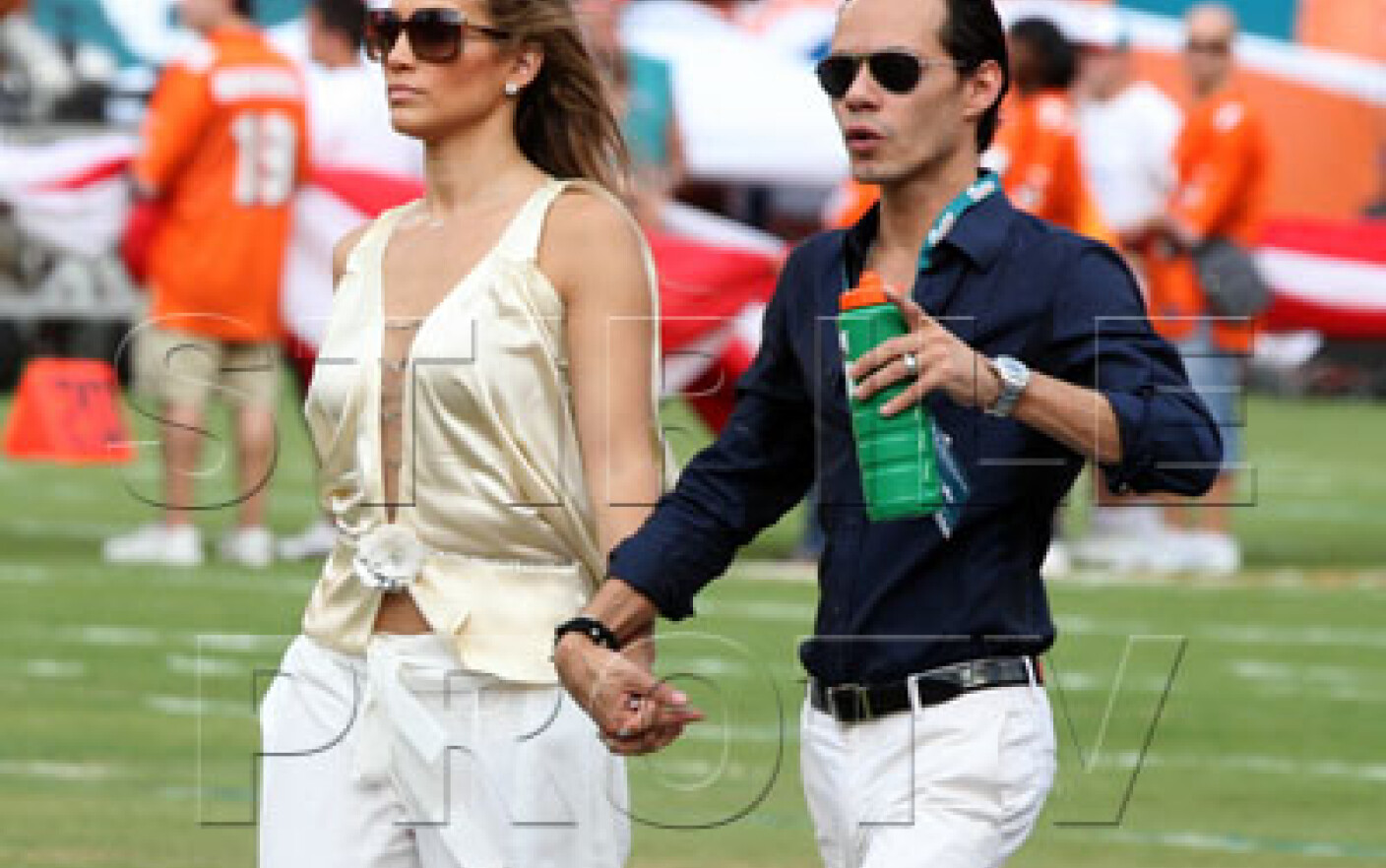 Dupa 6 ani de casnicie: J. Lo prospera, Marc Anthony e gata sa se rupa ... Dupa 6 ani de casnicie: J. Lo prospera, Marc Anthony e gata sa se rupa ...