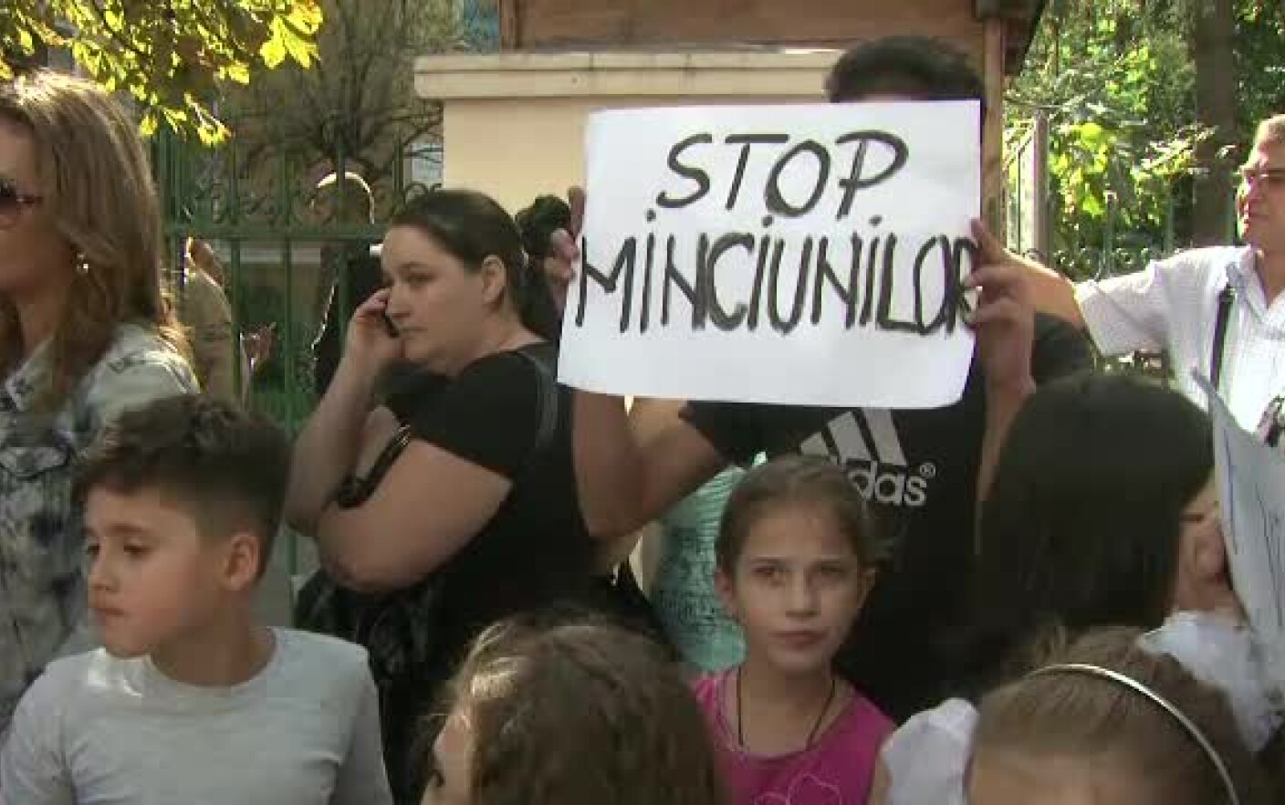 Situatie disperata la scoala din localitatea Talea. Niciunul dintre ... Situatie disperata la scoala din localitatea Talea. Niciunul dintre ...