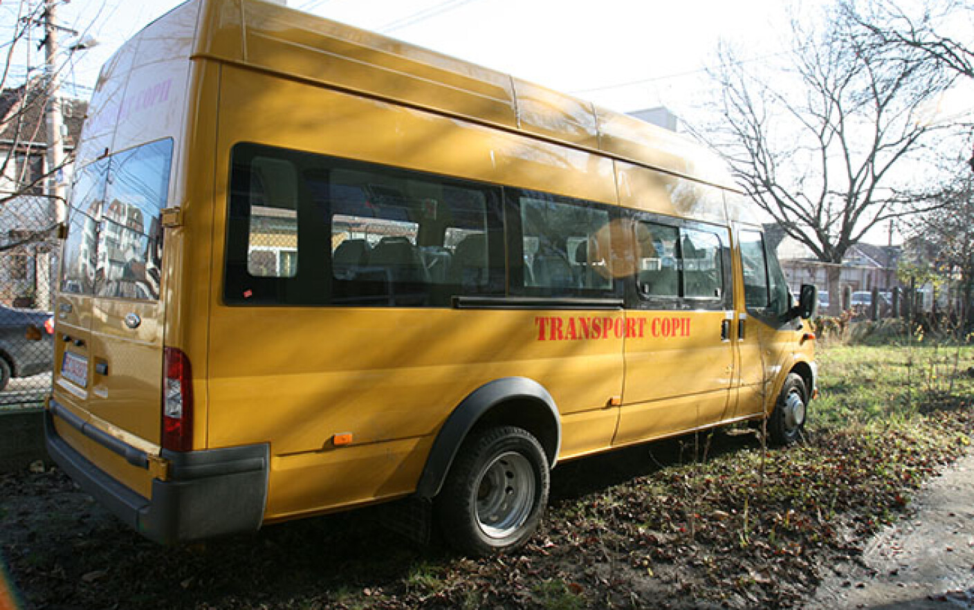 Microbuz scolar dintr-o comuna din Arges inmatriculat cu PSD. Cum si-a ...