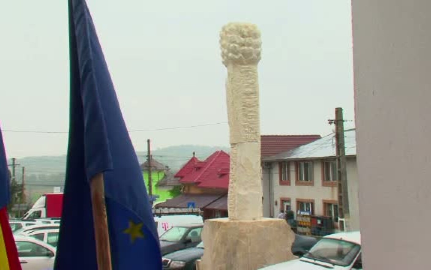 Localitatea Maciuca are de acum un monument reprezentativ: o maciuca ...