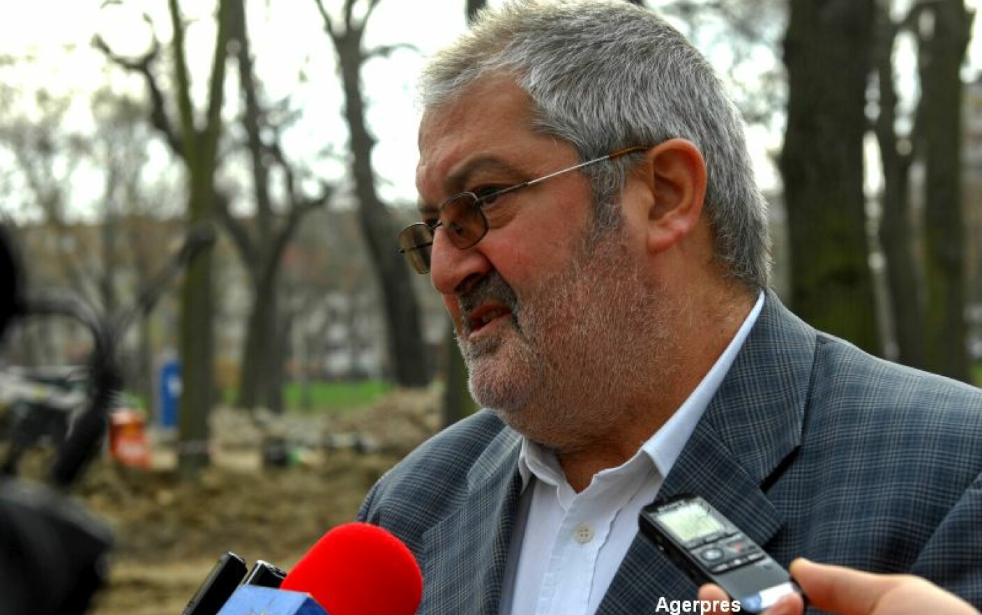 Fostul primar al Timisoarei, urmarit penal alaturi de secretarul ...