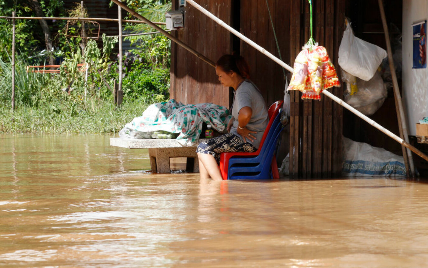 Thailanda, afectată de inundații. Sunt 32 de morți. Zeci de mii de ...