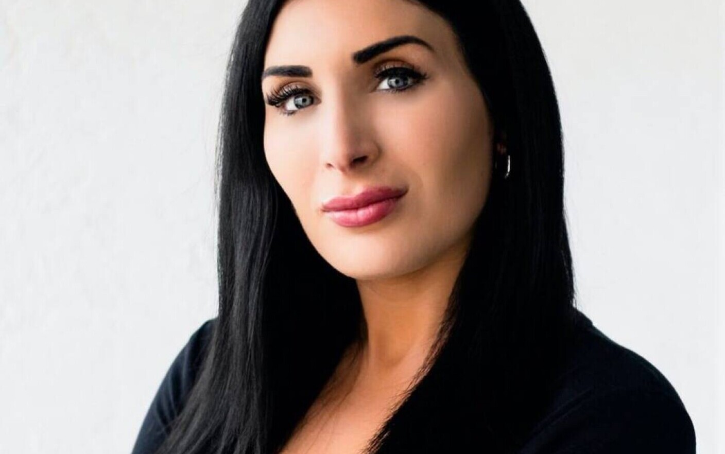 Ce a pățit o tânără care încerca să ia Covid pentru a dovedi că este o ...