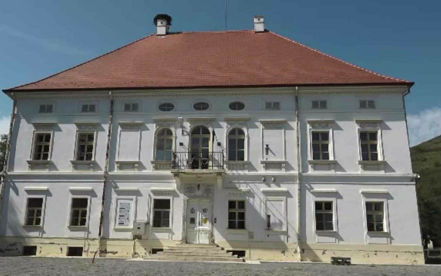 Castelul Rhedey din Sângeorgiu de Pădure, locul de unde Charles al III ...