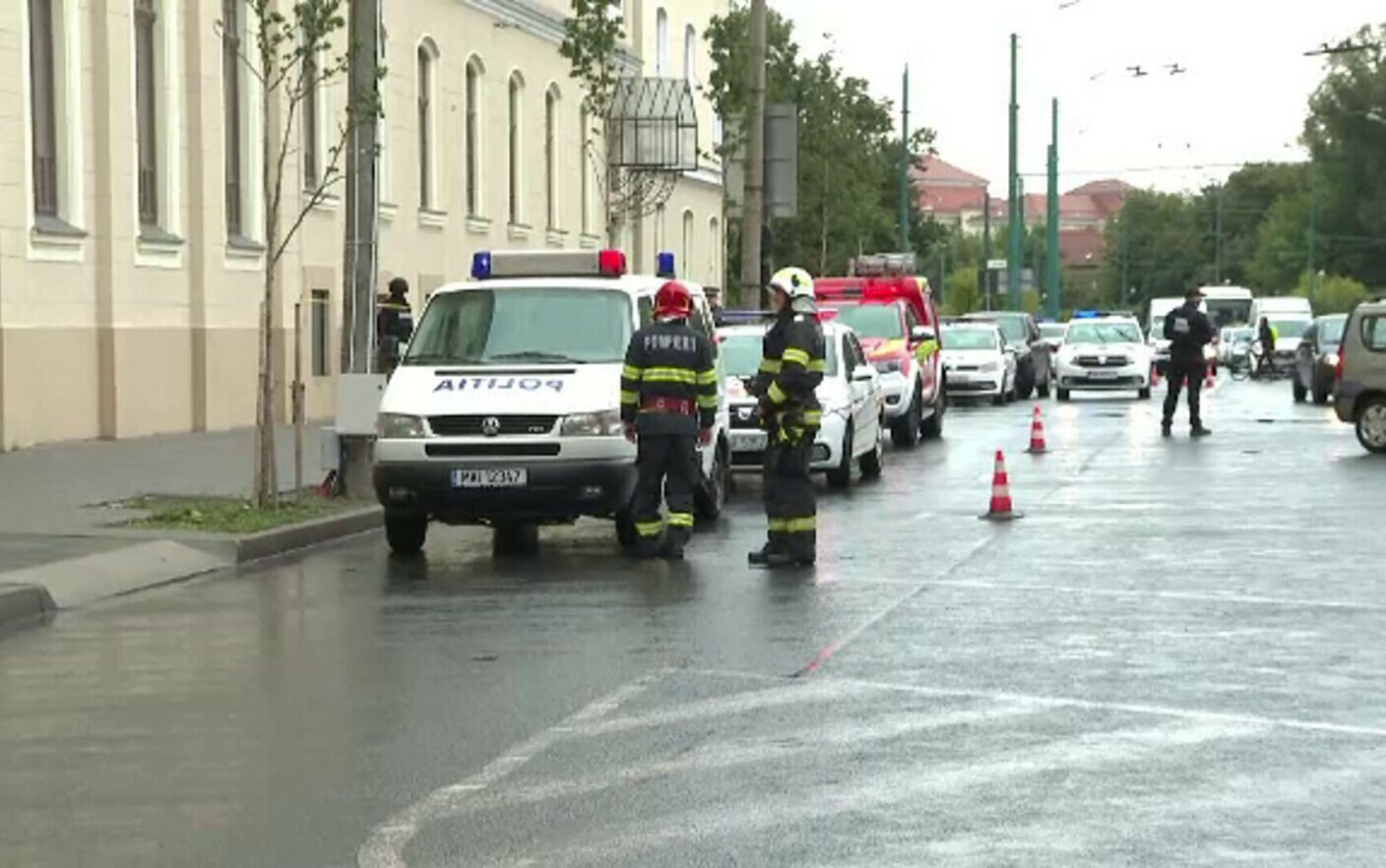 Alarma falsă cu bombă de la un liceu din Timișoara îl va costa scump pe ...