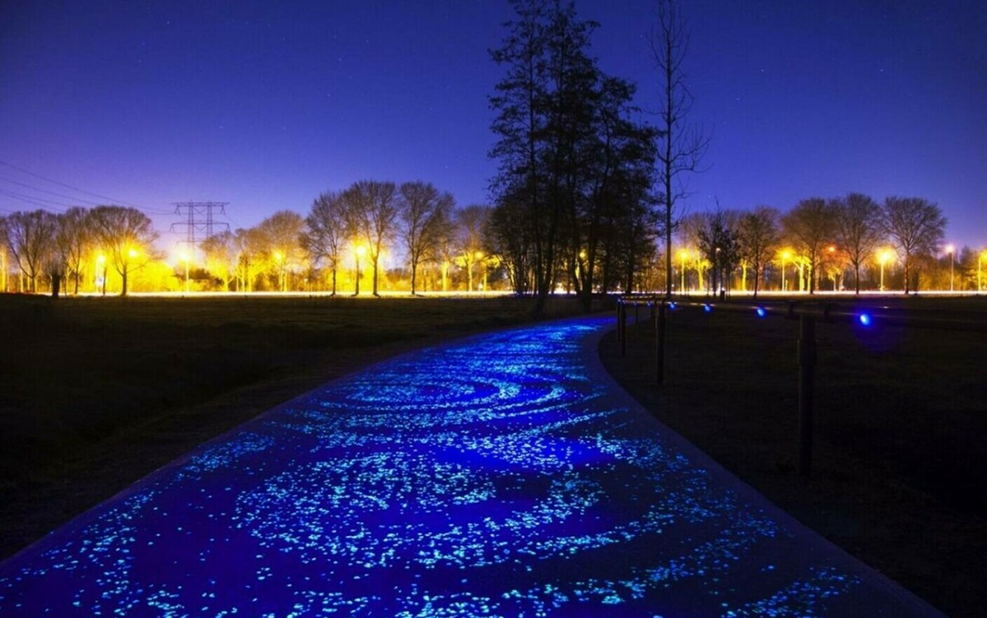 Consolid8 Festival 2023. Cum pot arăta orașele viitorului? Designerului olandez Daan Roosegarde ...