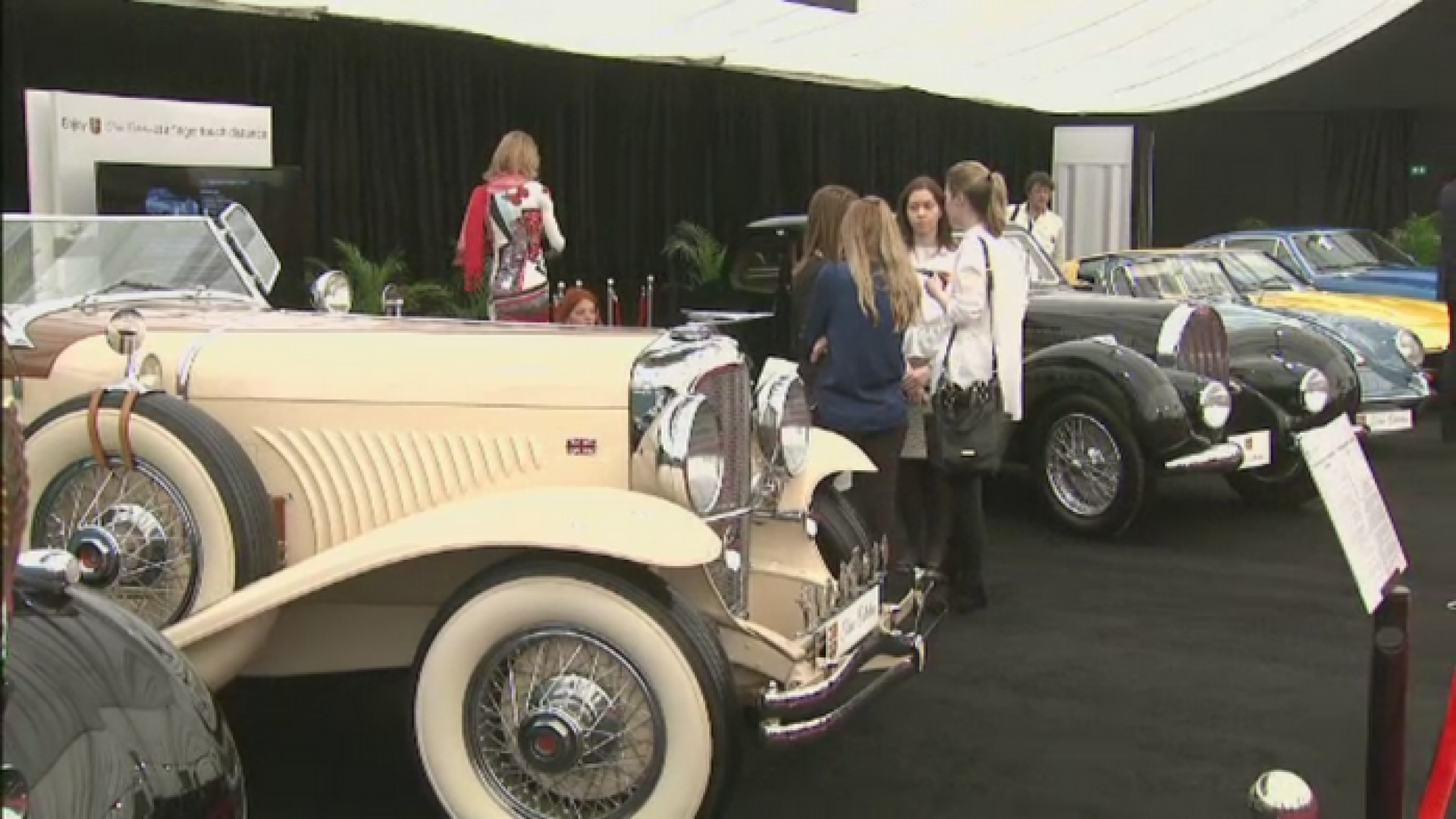 Targ auto cu masini celebre in Bucuresti. Masinile cu ani de istorie ...