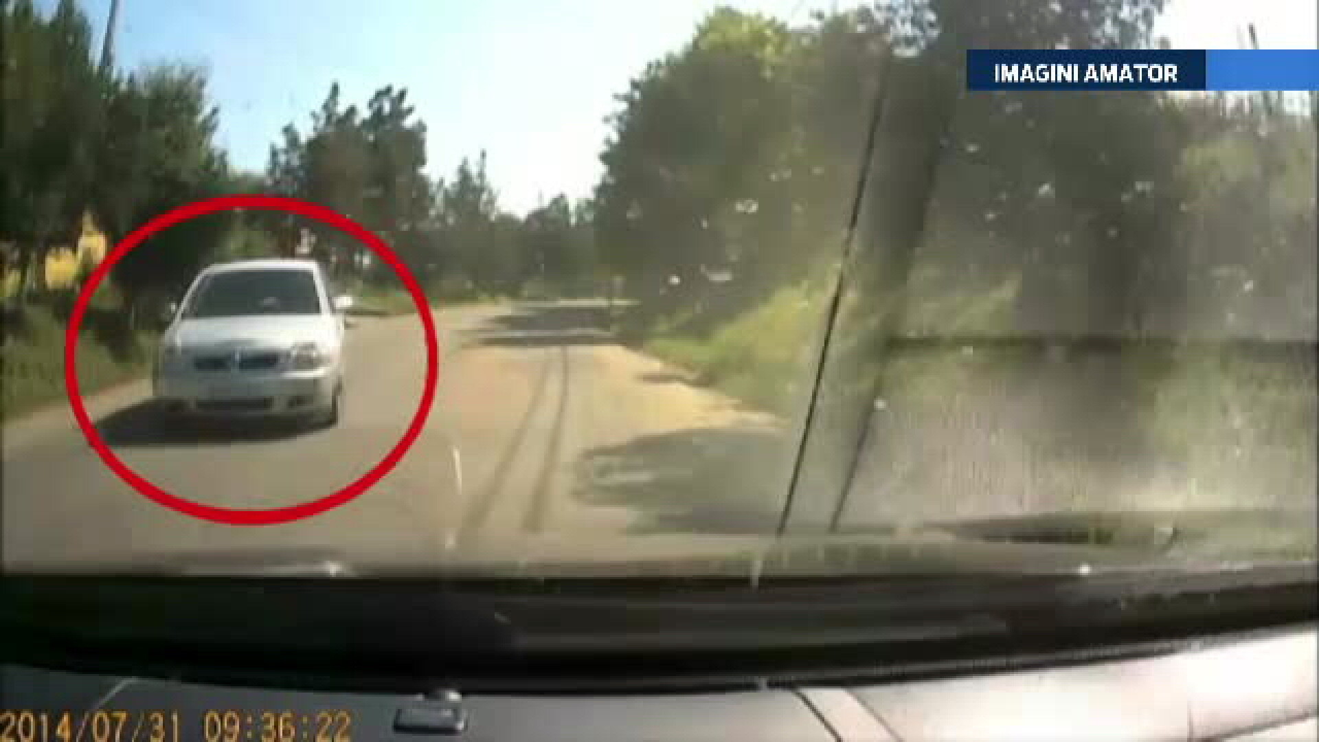 Estul salbatic al Romaniei. Rafuiala in trafic intre doi soferi furiosi ...