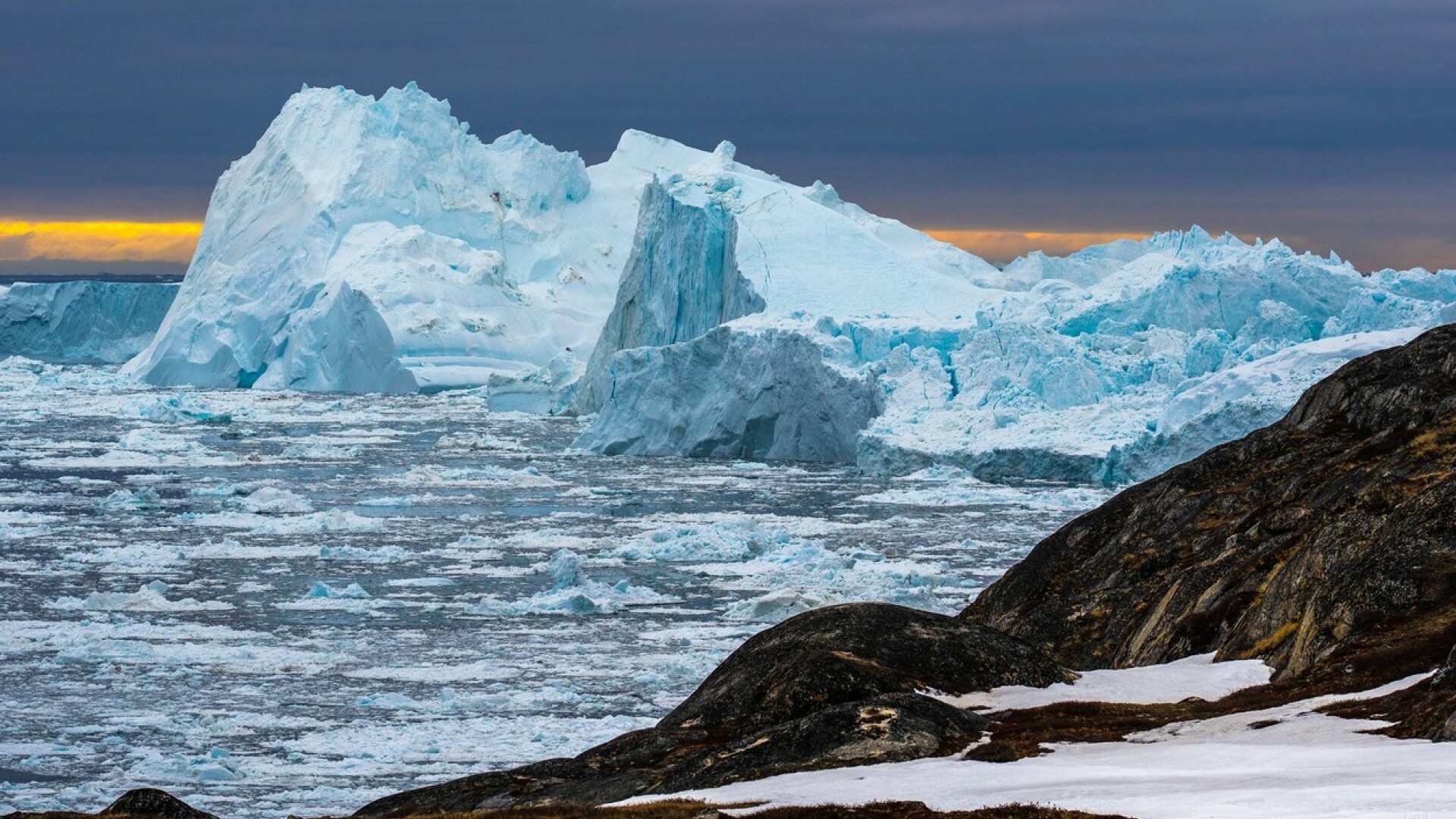 Topirea ghețarilor din Groenlanda, o „afacere” profitabilă pentru ...