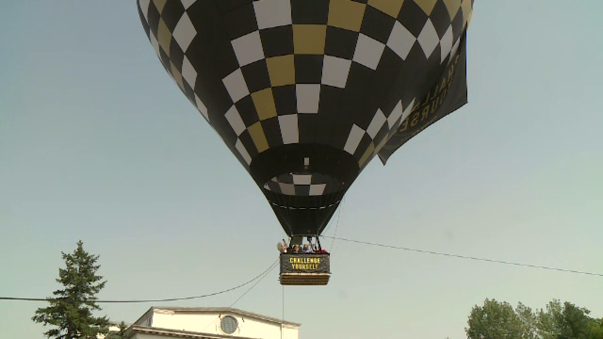 Experiență inedită. Bucureștenii pot merge la plimbare cu balonul cu ...