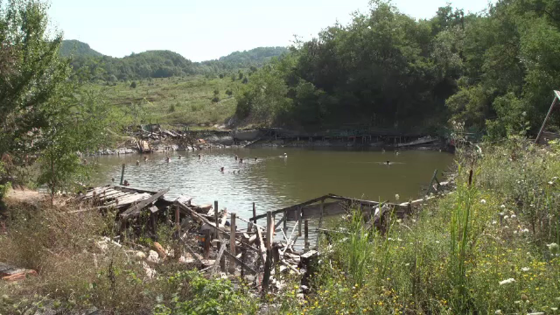 Băile Telega au ajuns o ruină care pune în pericol mare viețile celor ...