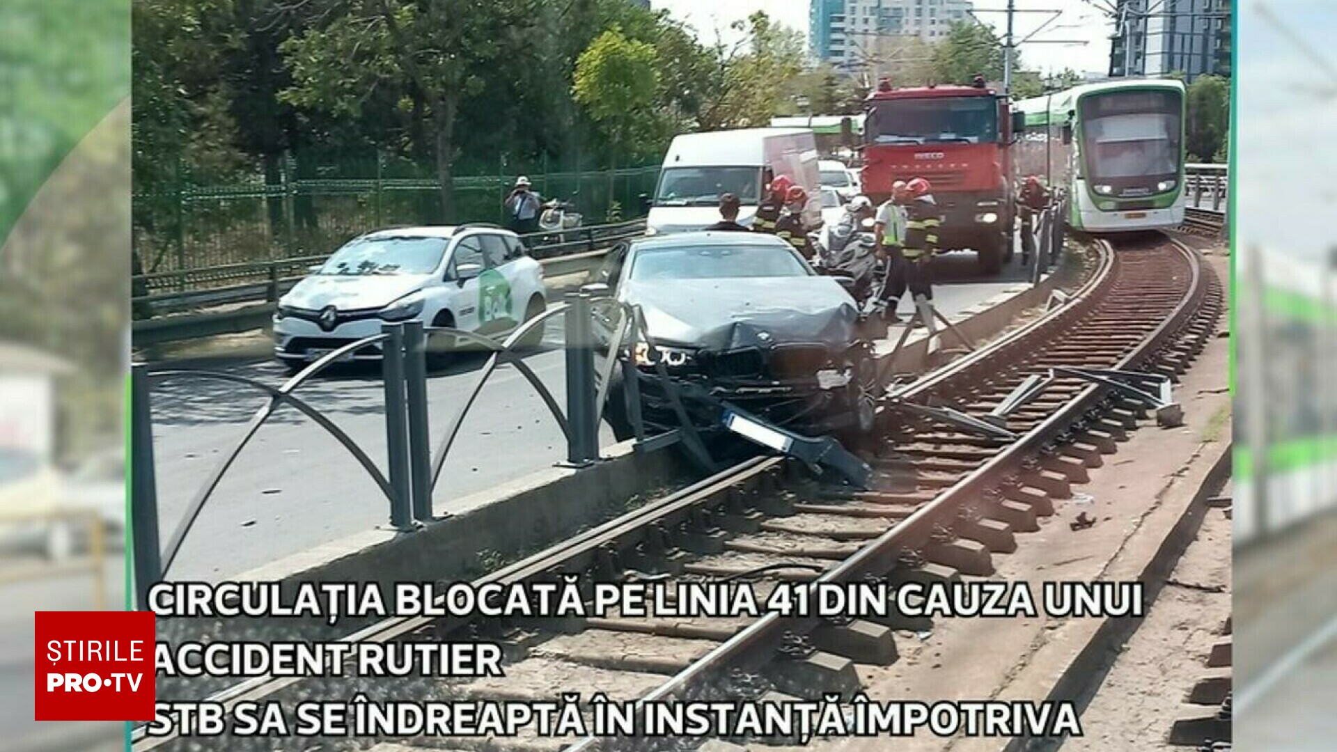 Un șofer cu o alcoolemie de 1.34 mg/l a rămas cu mașina suspendată pe calea de rulare a unui ...