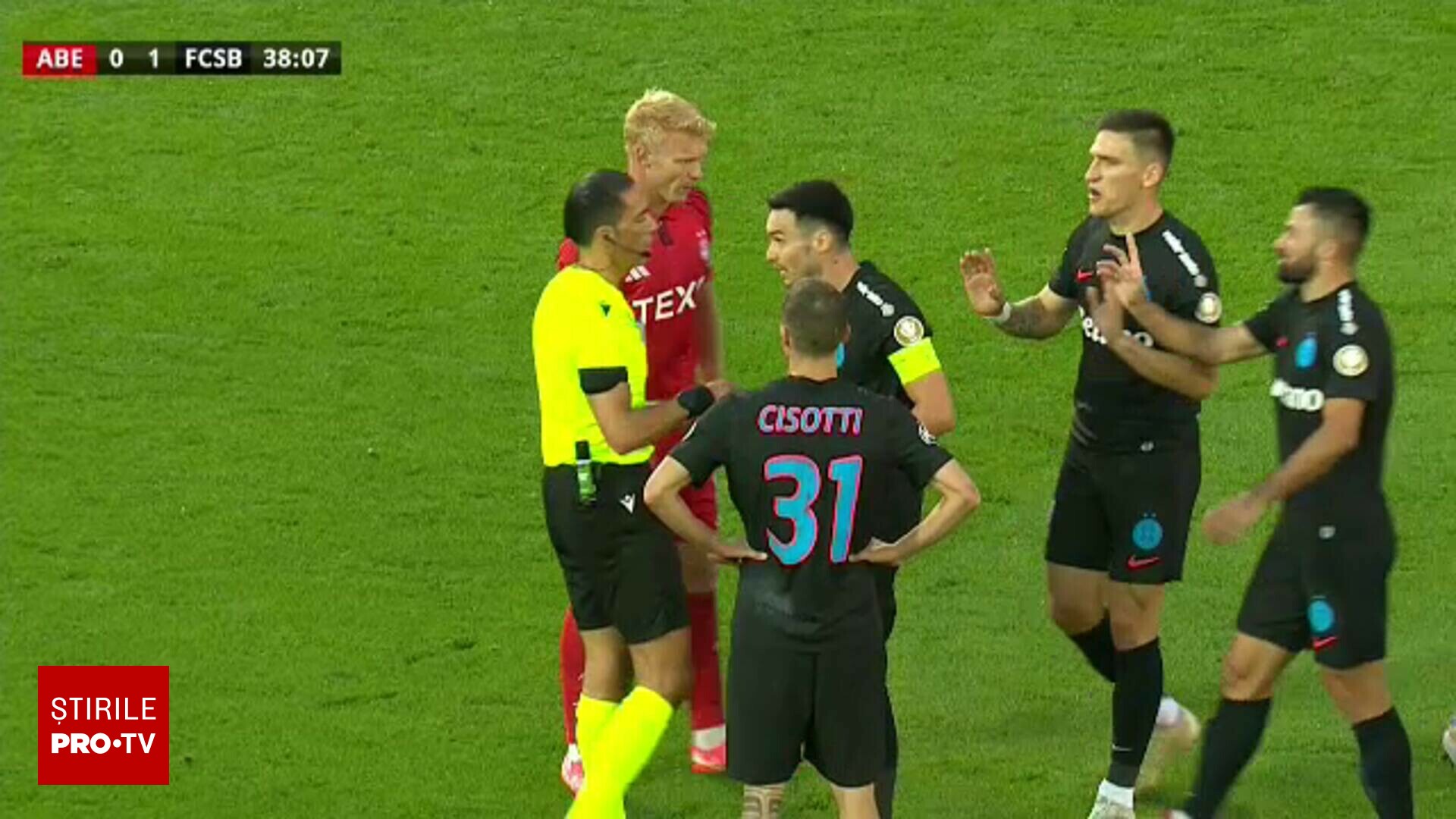 VIDEO. Eliminarea lui Cisotti. FCSB a rămas cu un om în minus, cu ...