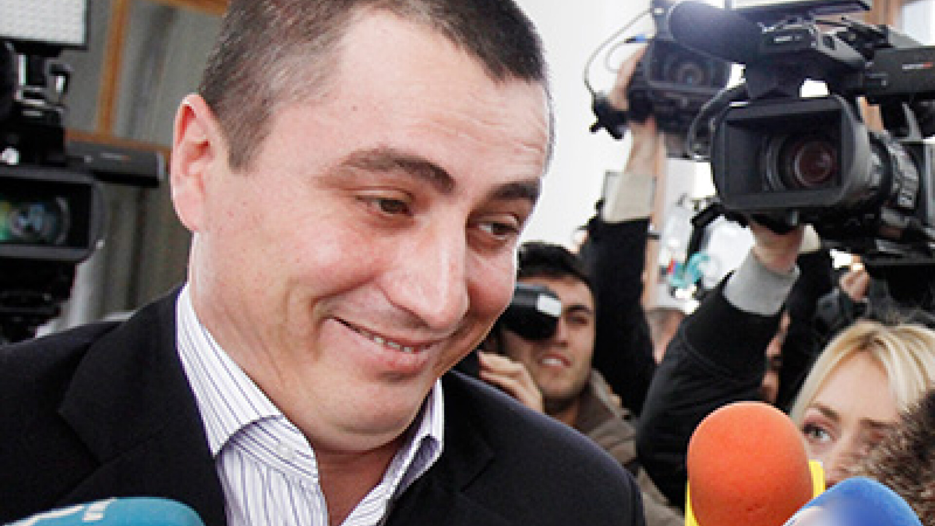 Patrick, fiul Elodiei, are nevoie de consiliere psihologica. Cu cine ...