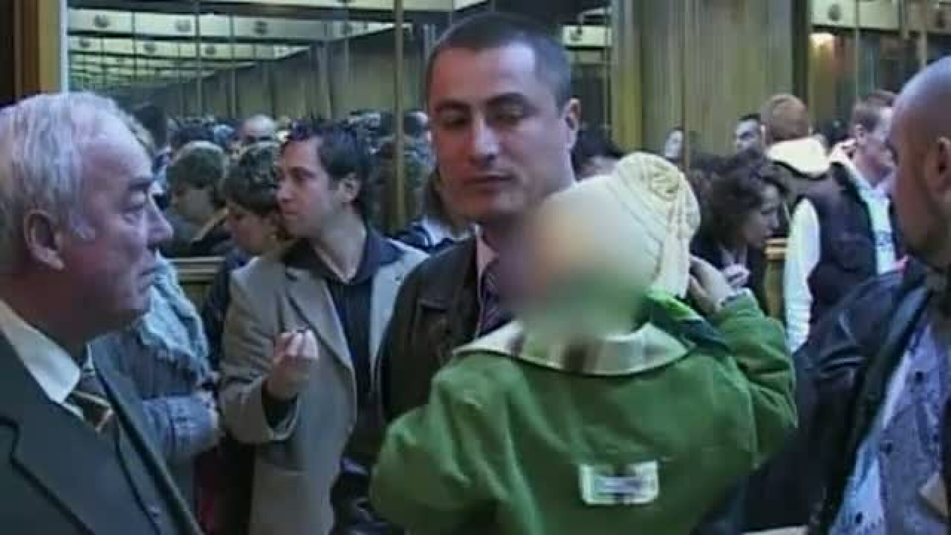 Luni se ia o decizie in cazul custodiei lui Patrick, fiul Elodiei si al ...