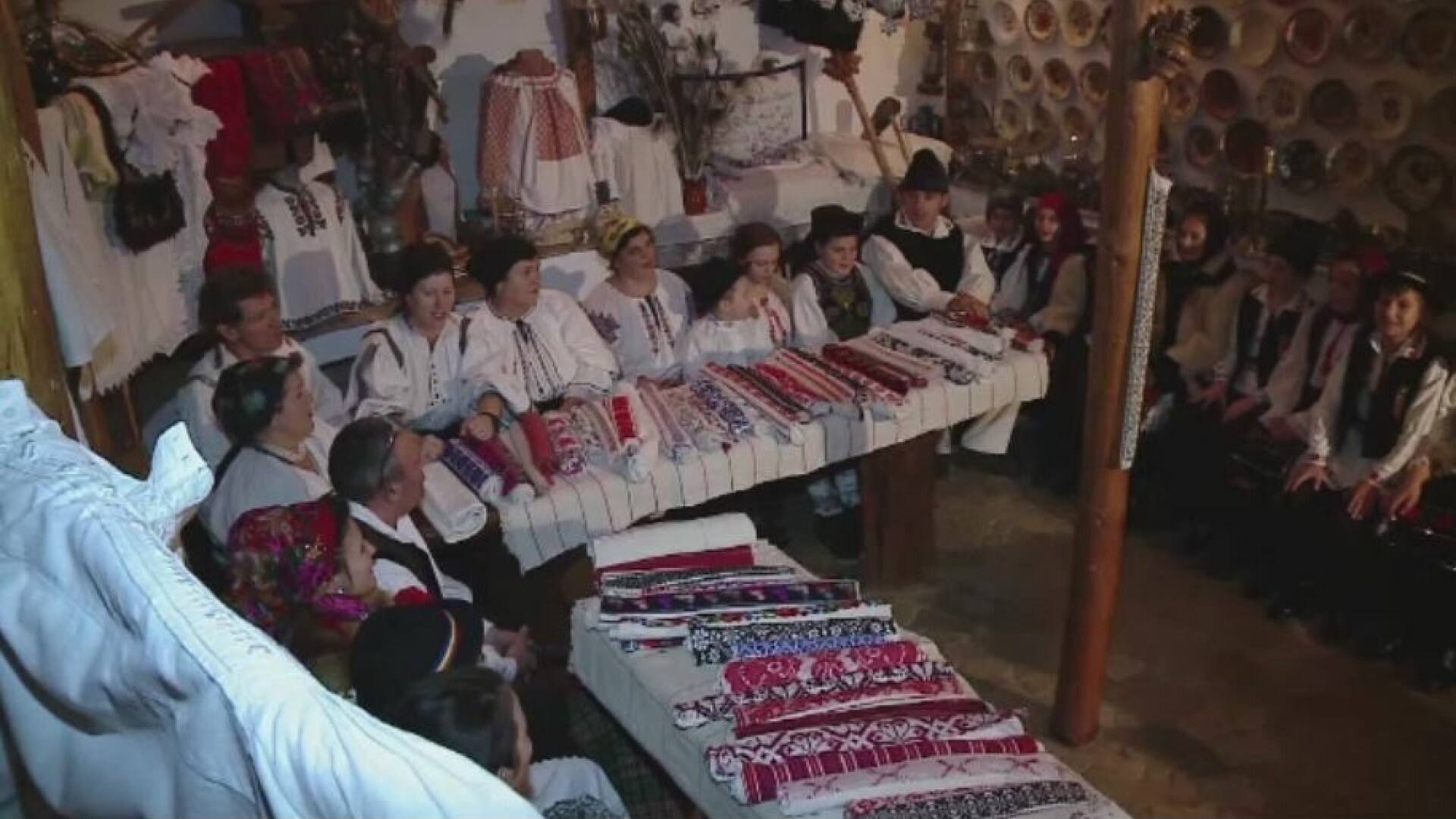 Povestea familiei Capusan, care si-a transformat casa intr-un adevarat ...