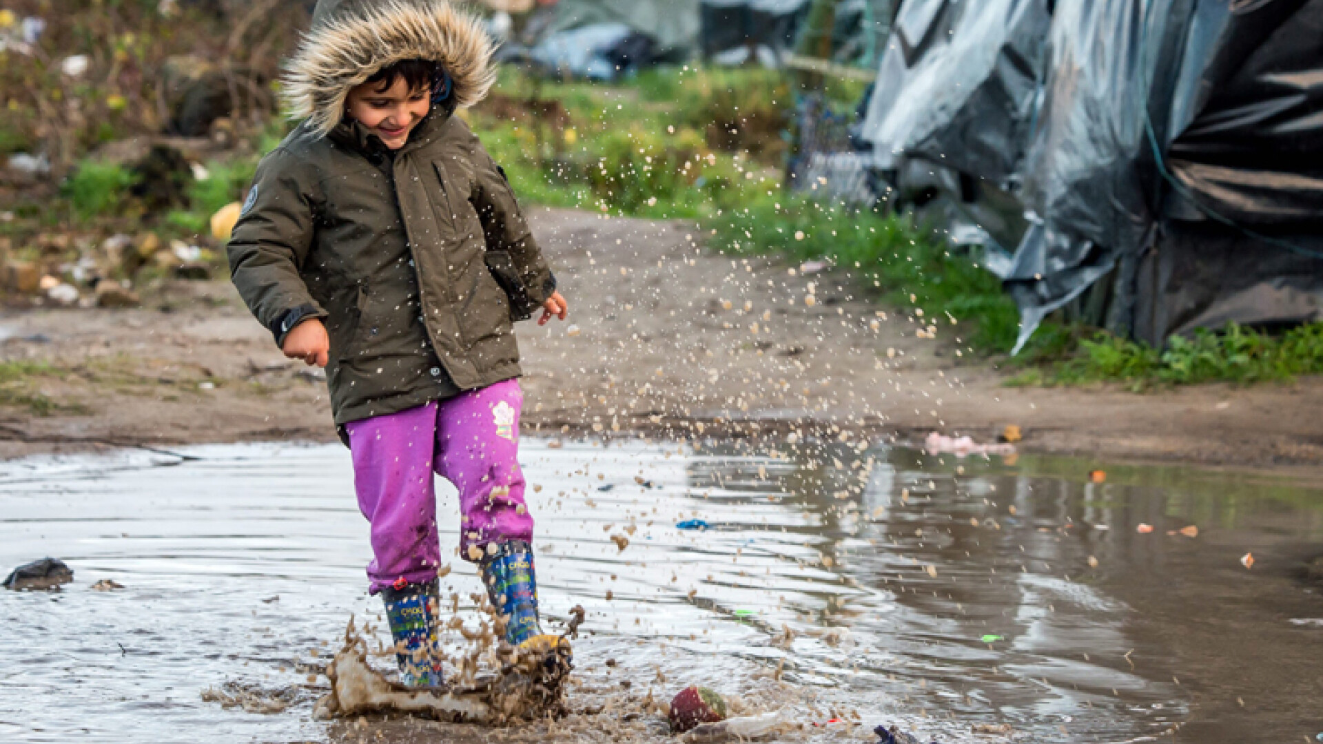 Cum arata Craciunul prin ochii refugiatilor din "Jungla", orasul-ghetou ...